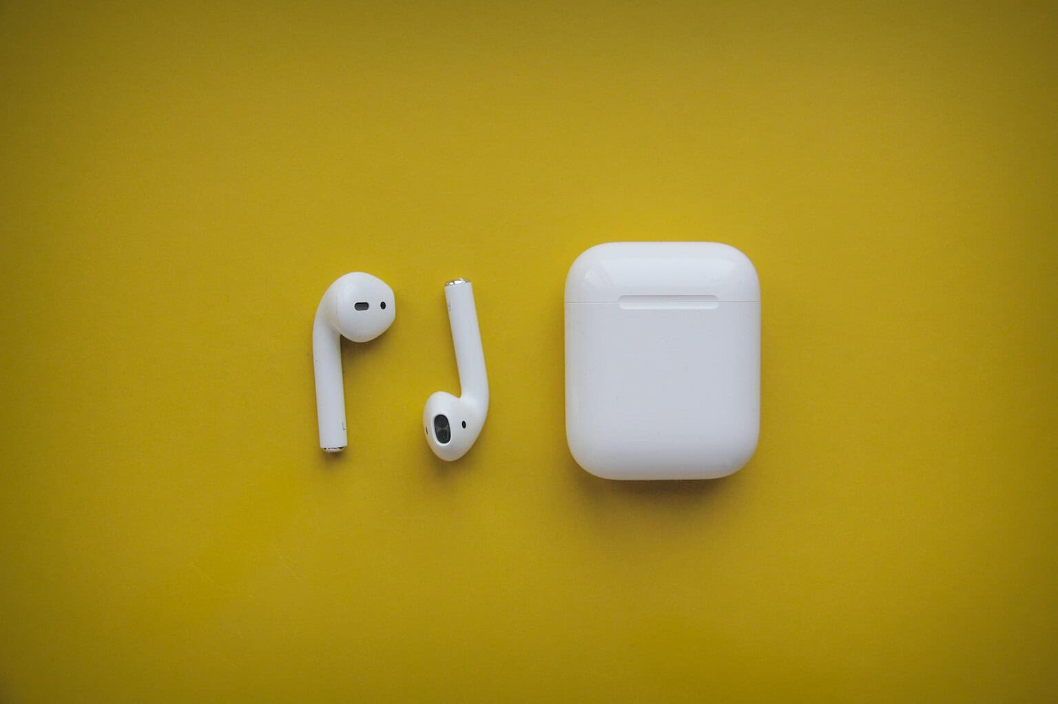 How Do AirPods Work: A Look At Apple's Wireless Earbuds - SimplyMac
