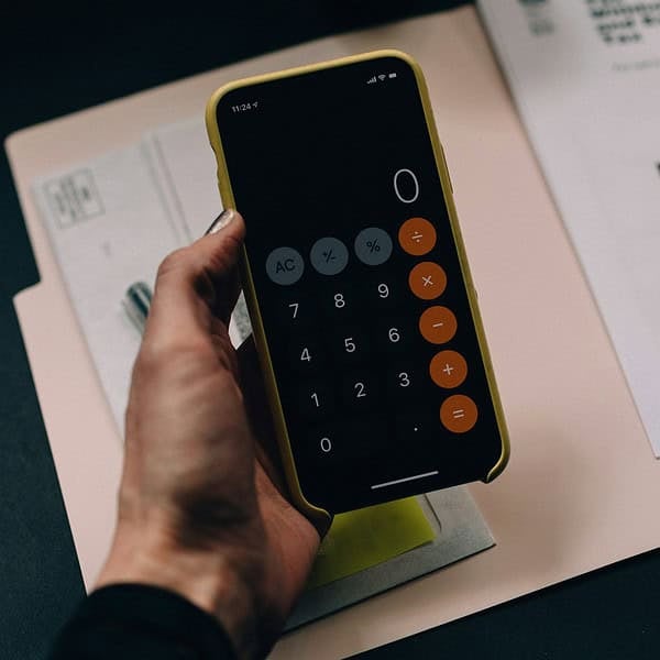 Best Neck Phone Holders and Lanyards - SimplyMac