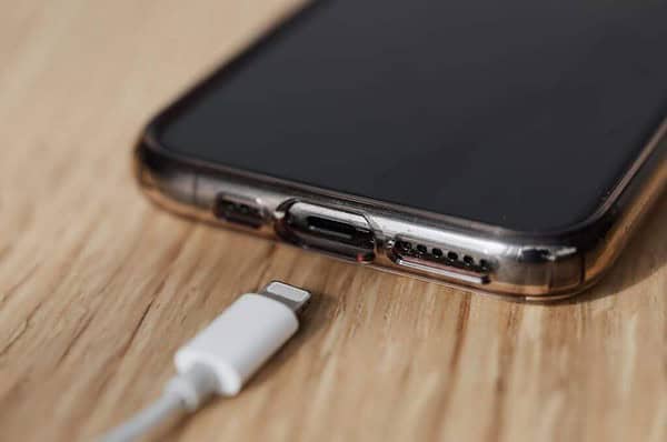 Is It OK To Unplug Your Phone Before It Is Fully Charged? - SimplyMac