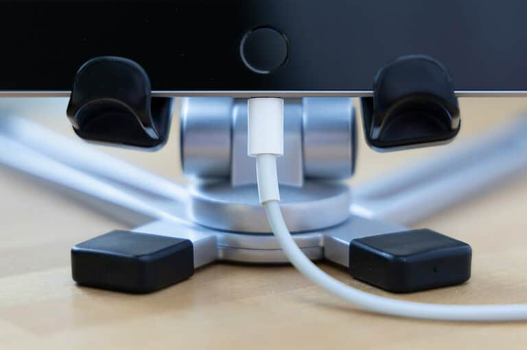 Is iPad MagSafe Compatible Or Not? - SimplyMac