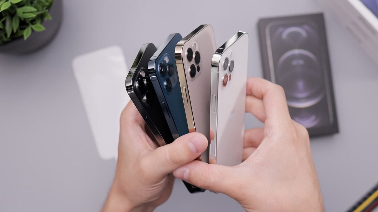iPhones by Size: Comparing Models Across Dimensions - SimplyMac