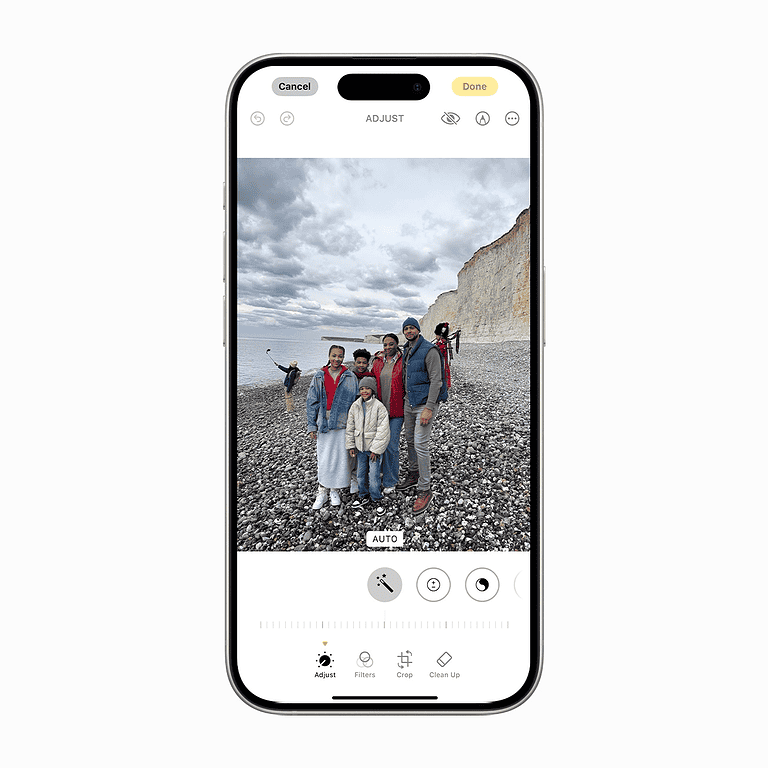 How To Remove People From Your iPhone Photos With The Clean Up Tool ...
