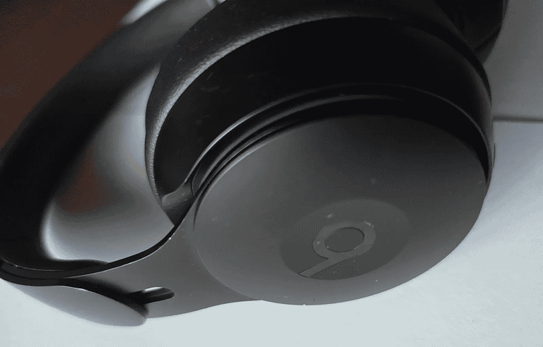 How To Identify What Beats Headphones You Have - SimplyMac