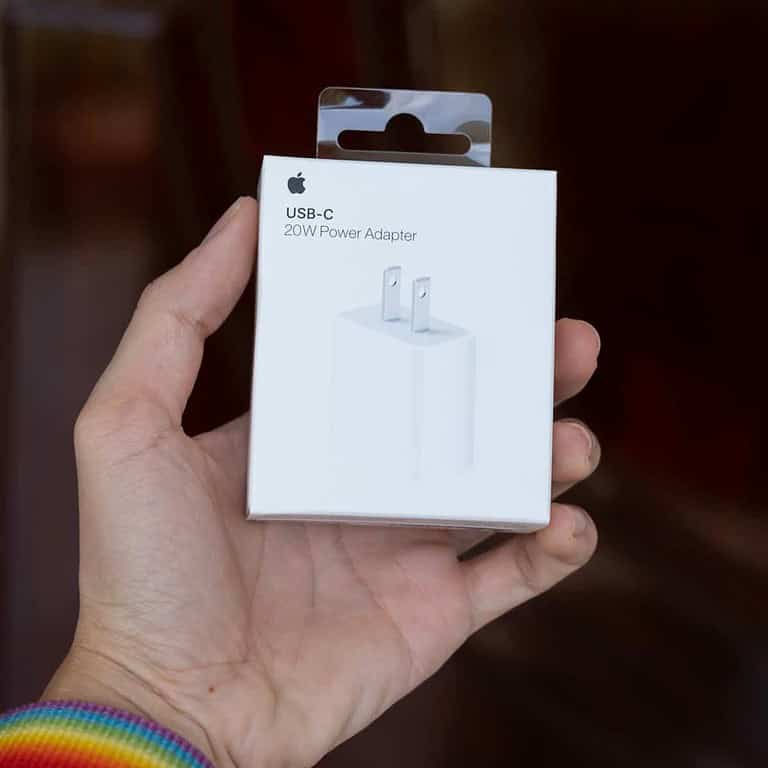 Which Power Adapter Does My iPhone Need - SimplyMac