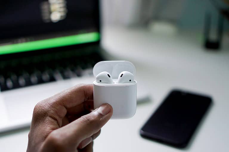 How to Make AirPods Discoverable: Step-by-Step - SimplyMac