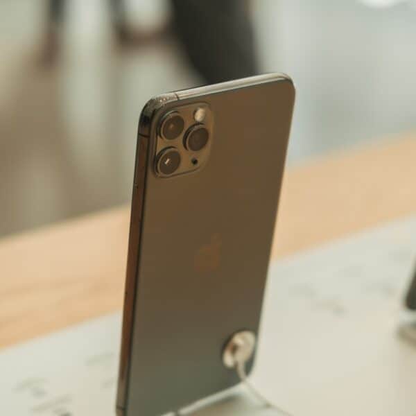 How to Update An iPhone - SimplyMac