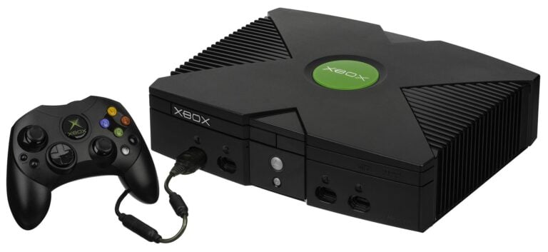 Every Xbox Console in Order: A Complete History (2025) - SimplyMac