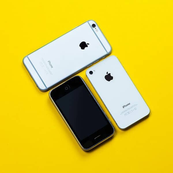 How Many Inches Long Is an iPhone? - SimplyMac