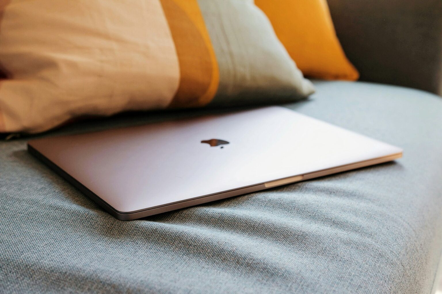 Apple's 2025 MacBook Lineup: Powerful M-Series Chips and Sleek Designs ...